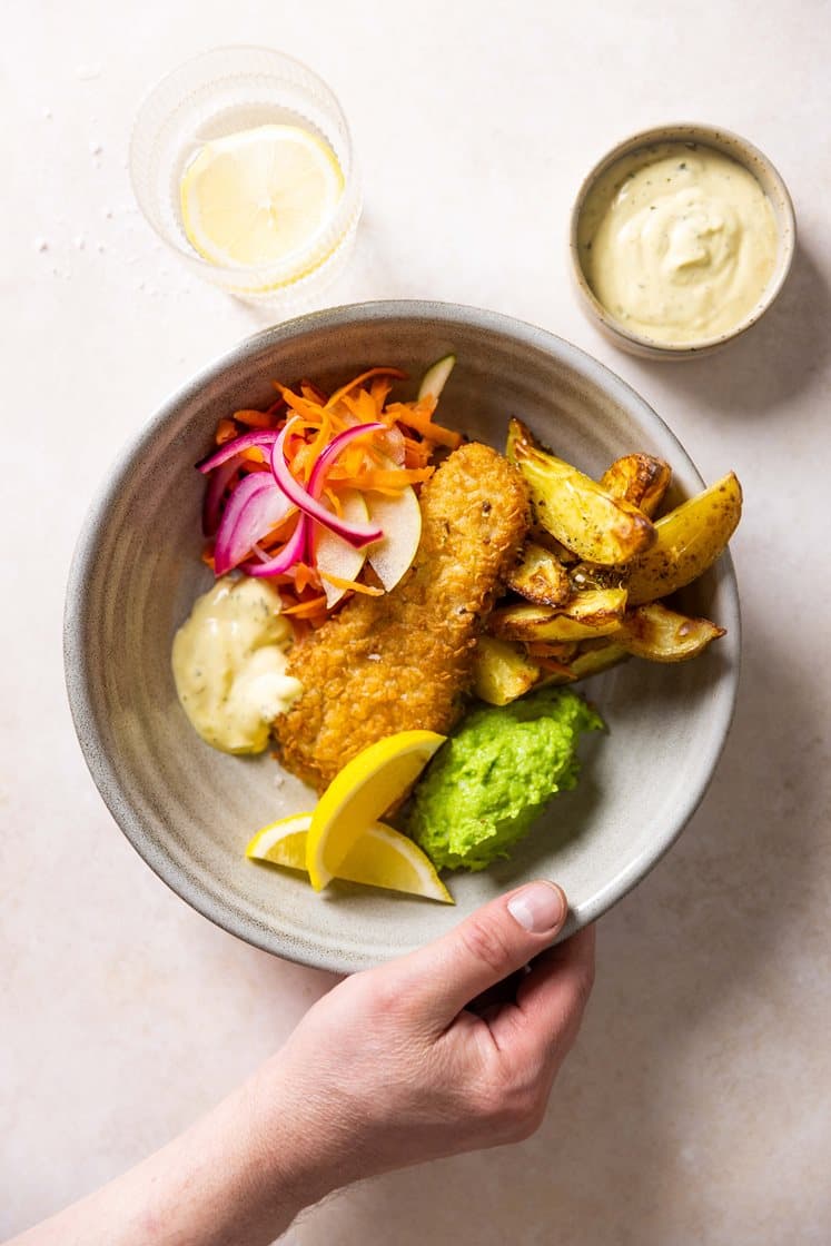 Panert torsk med ertepuré - Oppskrift - Adams Matkasse