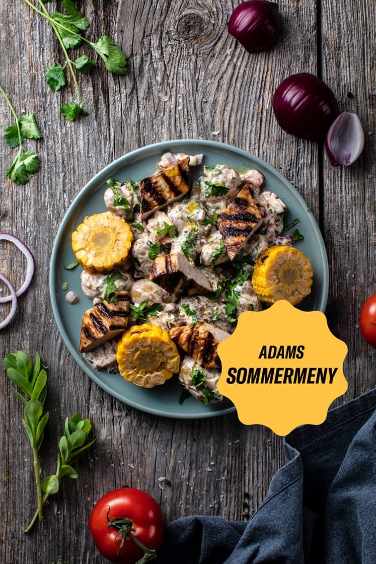 Grillet indrefilet av svin med spicy potetsalat, maiskolber og tomat ...